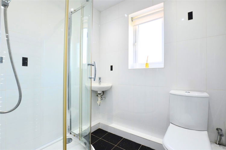 Highfield Place, Sunderland, Tyne & Wear, SR4 6LP £105,000 from Peter ...